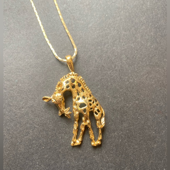 Jewelry | Gold Toned Chain And Articulated Giraffe Pendant No Markings ...